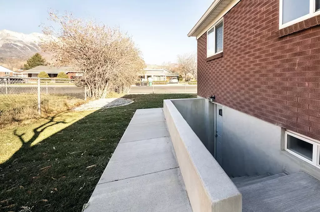 Side Entrance Permit in Brampton - Designfine